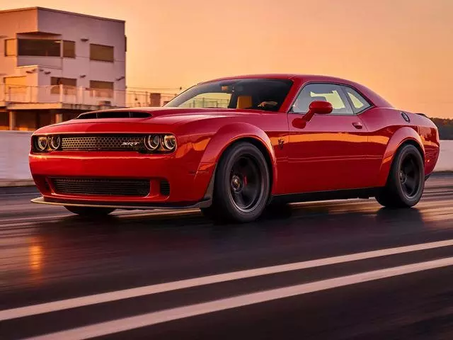 2018. aasta Dodge Demon algab 85 000 dollarist: 840 HP saab 1 dollari eest 2194_2