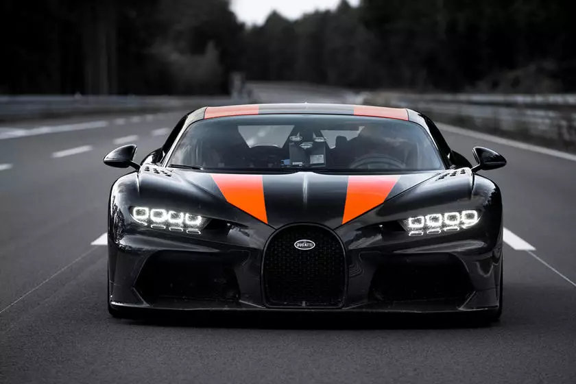 UKUQHUBEKA: I-Bugatti Chiron Iphula iRekhodi ye-Speed 300-MPH 22002_1