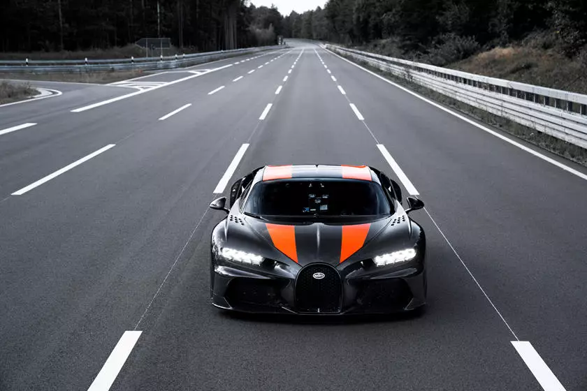 BREAKING: Bugatti Chiron bat le record de vitesse de 300 MPH 22002_4