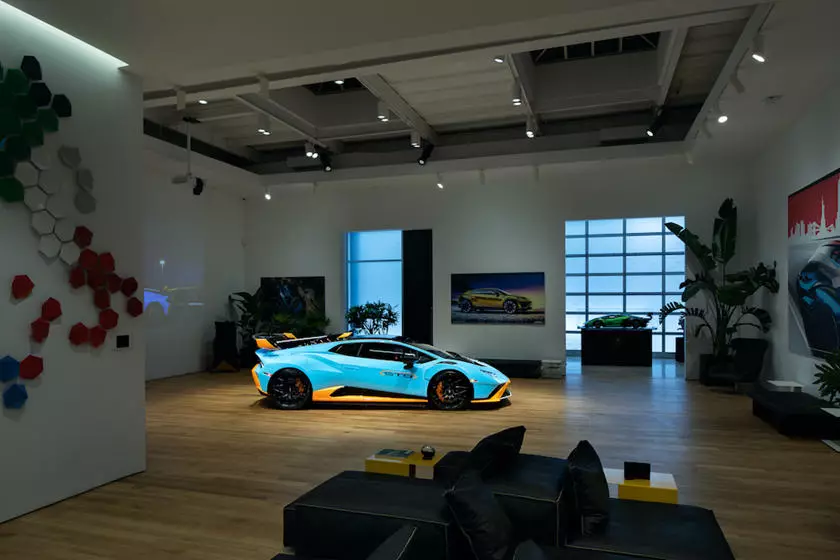 ម្ចាស់រថយន្ត Lamborghini ទទួលបានកន្លែងសម្រាកពិសេសមួយនៅទីក្រុងញូវយ៉ក 22171_1