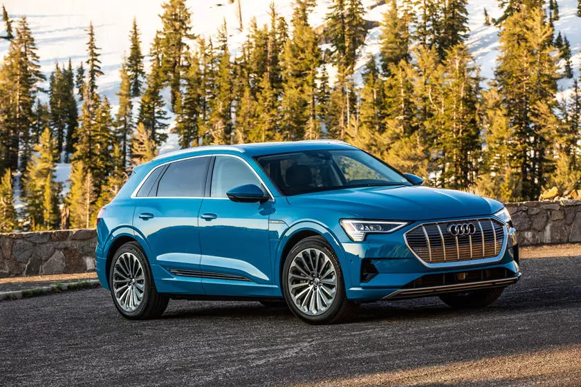 2019 2022 Audi e-tron Vista anteriore angolare