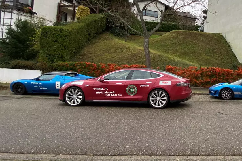 750,000-Mile Tesla EVs विश्वसनीय असू शकतात हे सिद्ध करते 22234_1