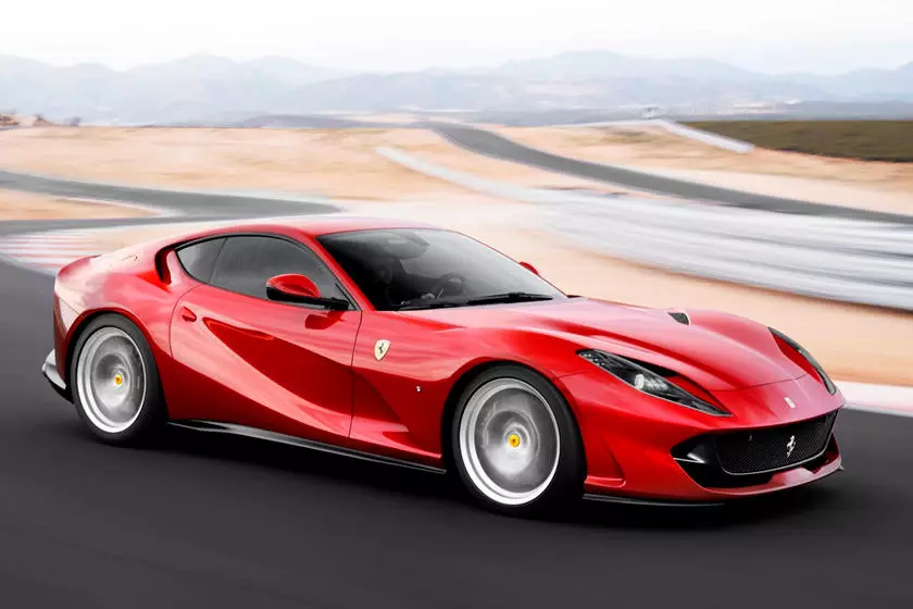 2018-2021 Ferrari 812 Superfast, вид спереду, водіння