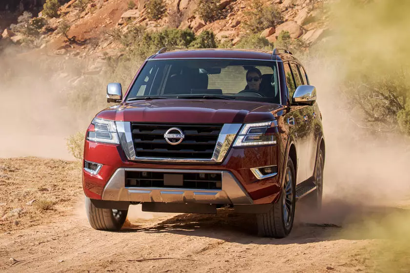 2021 Nissan Armada Straight-Ahead Angolu