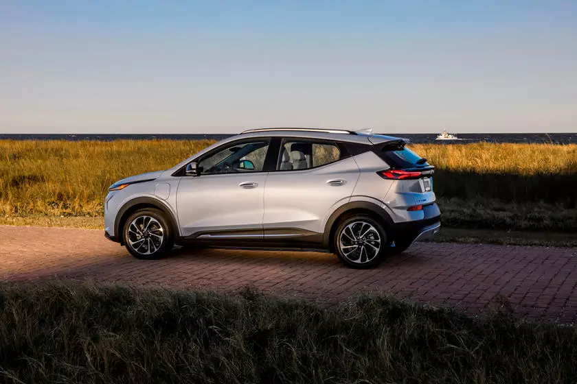 2022 Chevrolet Bolt EUV бүйірлік көрінісі