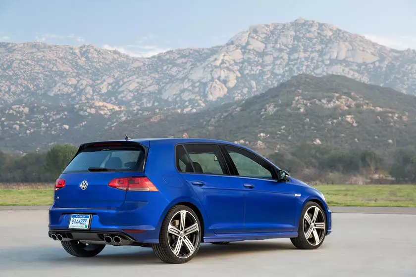 „Volkswagen Golf R“ dabar yra „Hot Hatch“ sandoris 22315_2