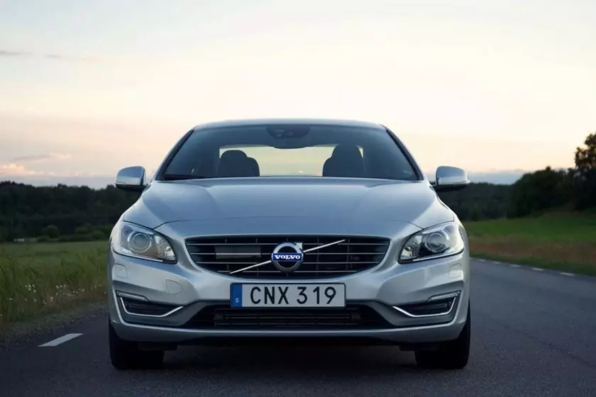 Täze “Volvo S60” -yň haçan çykjakdygyny indi bilýäris 22346_4