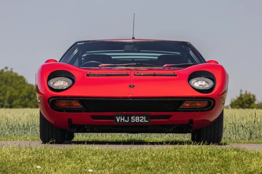1972 Lamborghini Miura SV ከ 3 ሚሊዮን ዶላር በላይ መሸጥ ቻለ 22409_1