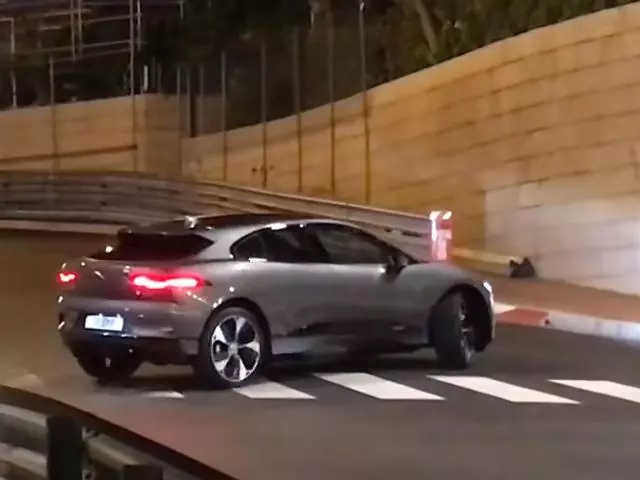 הפקה של יגואר I-Pace עוברת את קצביה במונקו 2244_1