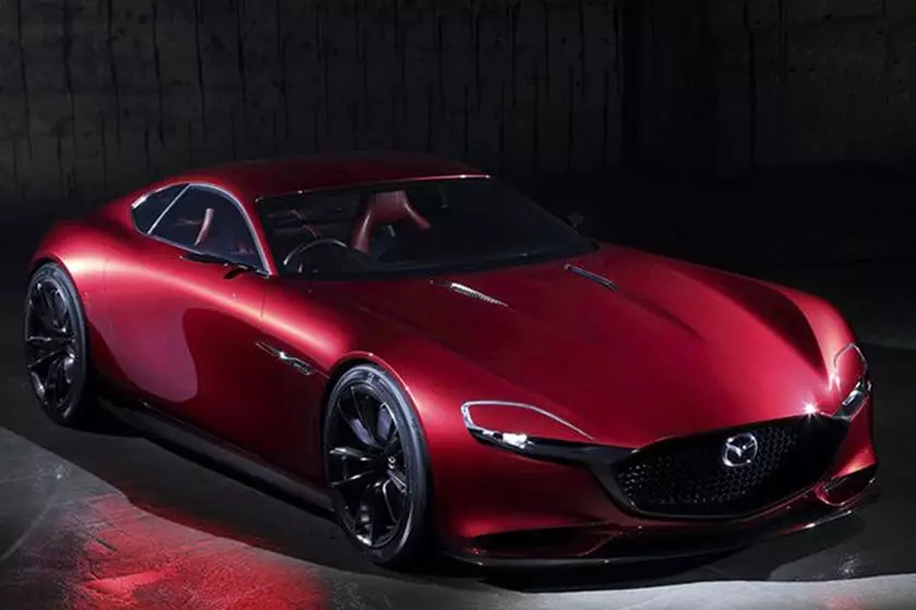 Mazda Albatta, u RX-7 ning qayta tiklanishiga tayyorlanayotganga o'xshaydi