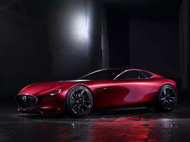 Mazda Sécher gesäit aus wéi wann et sech op en RX-7 Revival virbereet 2250_2