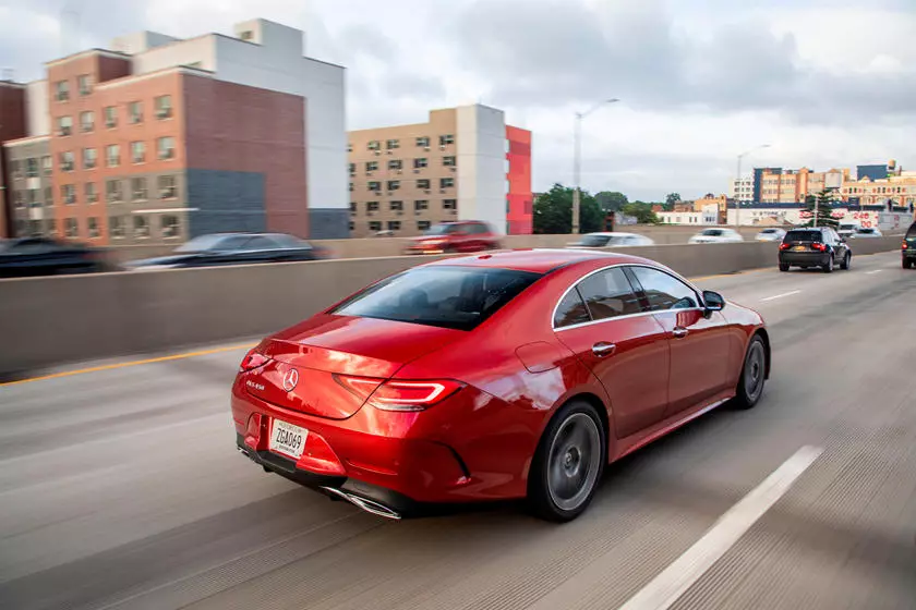 2019-2020 Mercedes-Benz CLS Stražnji pogled na vožnju