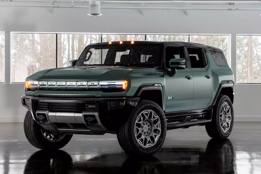 Пазадарожнік GMC Hummer 2024 года, выгляд спераду