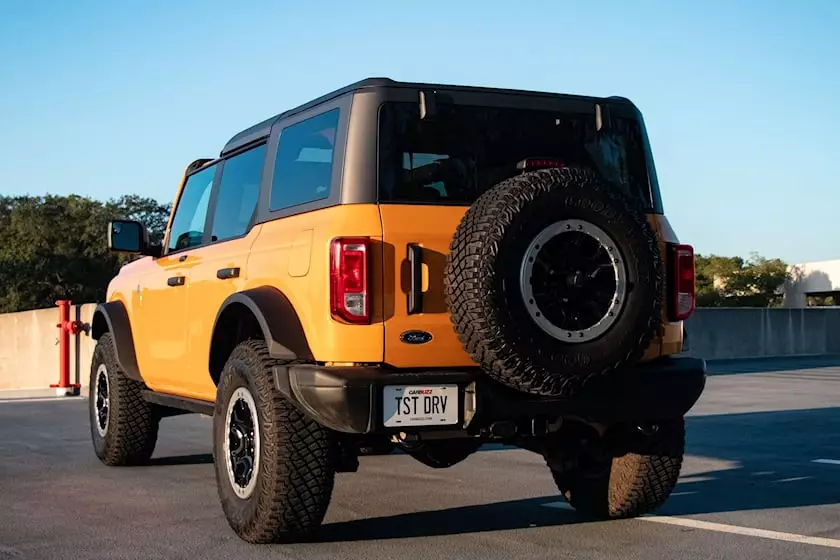 2021-2022 Ford Bronco Vedere în unghi din spate