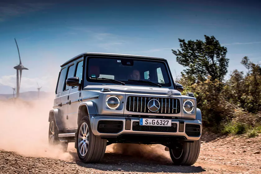 2019-2021 Mercedes-AMG G63 ஃபிரண்ட் வியூ டிரைவிங்