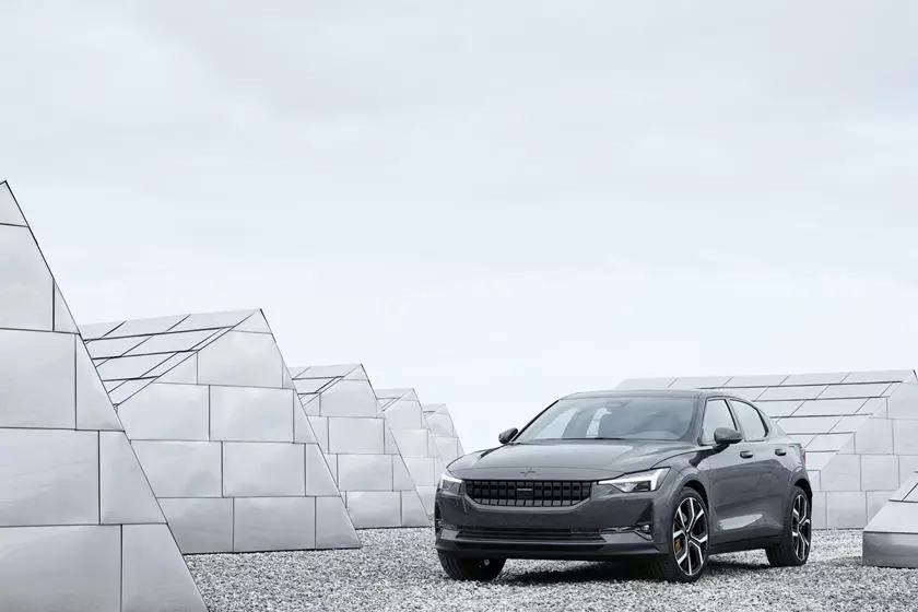 2020 Polestar Polestar 2 алдыңкы бурчтан көрүнүш