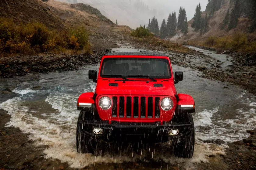 Выгляд спераду Jeep Wrangler 2018-2021 гг