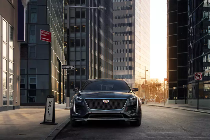 2019-2020 Cadillac CT6-V سامنے کا منظر