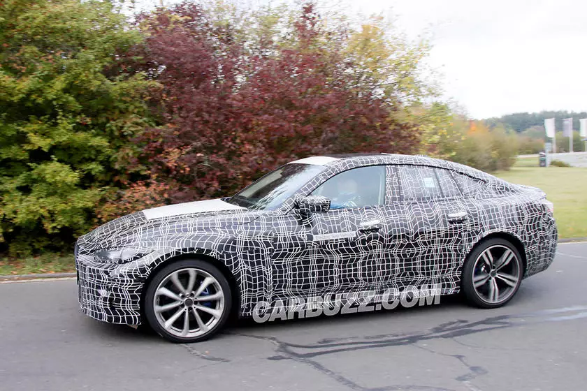 BMW i4 M Spied עם סטיילינג אגרסיבי 22770_4