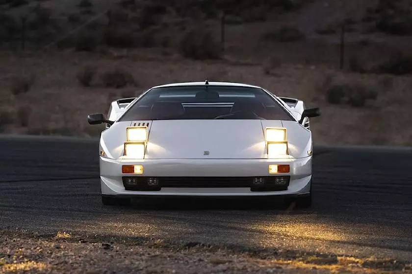 Ensimmäinen Cizeta V16T on erittäin erityinen superauto 22788_1