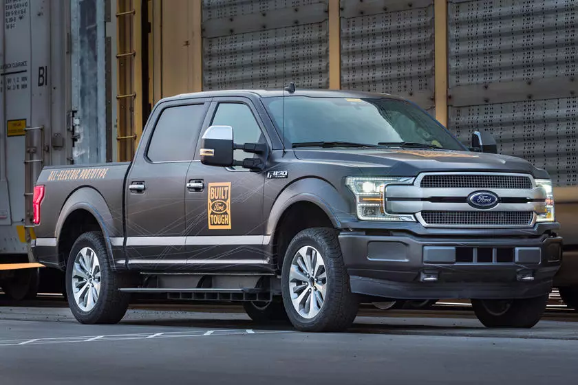 Полностью электрический Ford F-150 уже преподнес удивительный сюрприз 22882_1