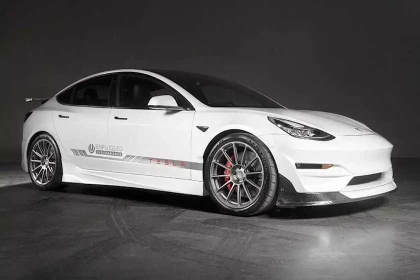 Koenigsegg Tesla İçin Karbon Elyaf Üretiyor 22955_1