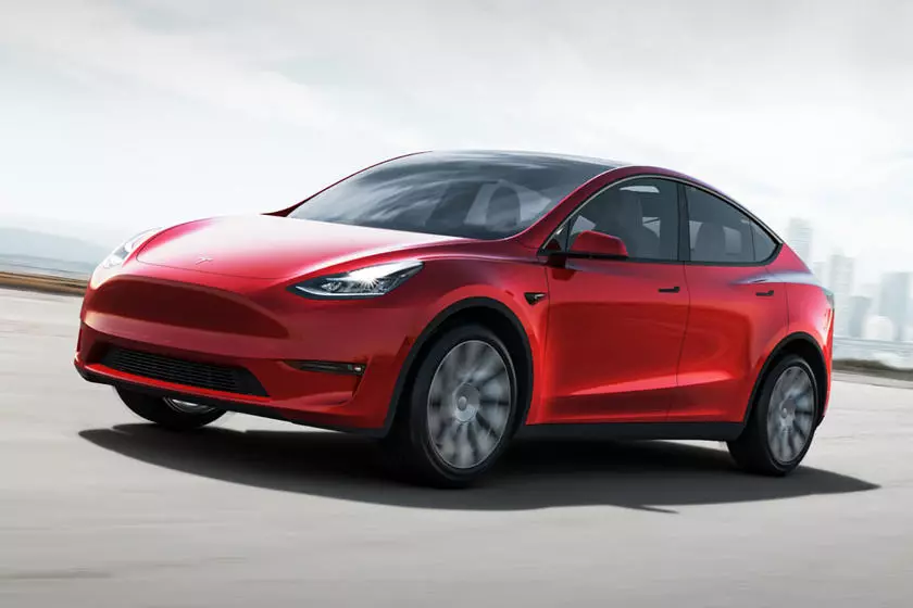 Vista frontale della Tesla Model Y del 2020