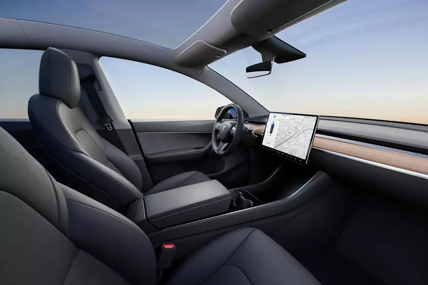 Interni Tesla Model Y 2020