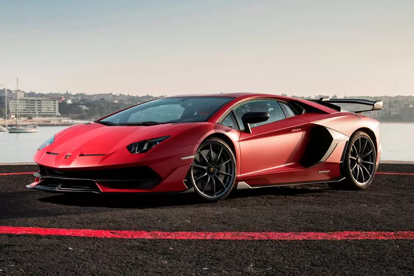 2019-2020 Lamborghini Aventador SVJ преден аголен поглед