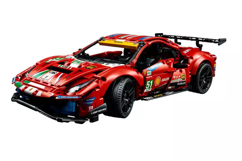 „Ferrari 488“ lenktyninis automobilis yra pirmasis „Lego Ferrari“. 23080_5