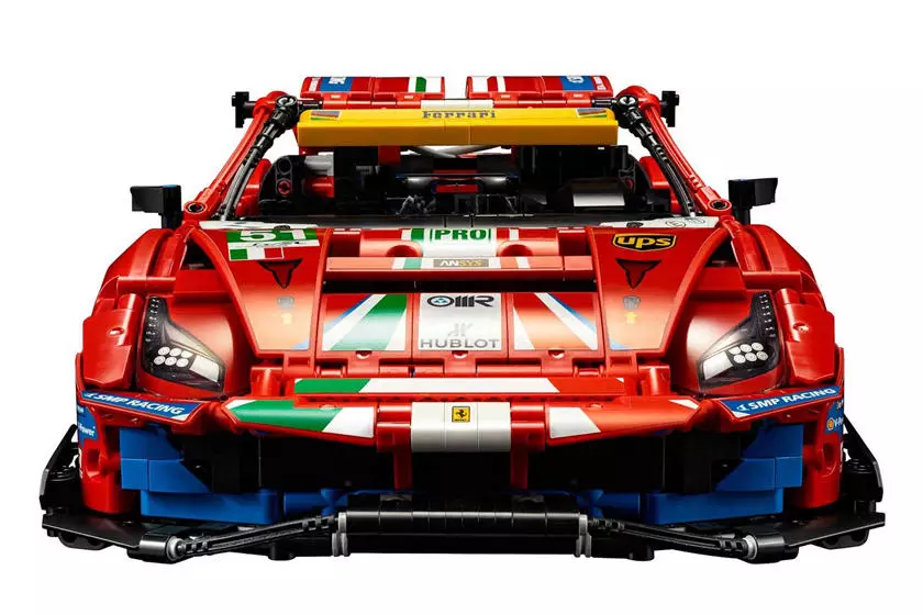 El cotxe de carreres Ferrari 488 és el primer Ferrari de Lego 23080_6