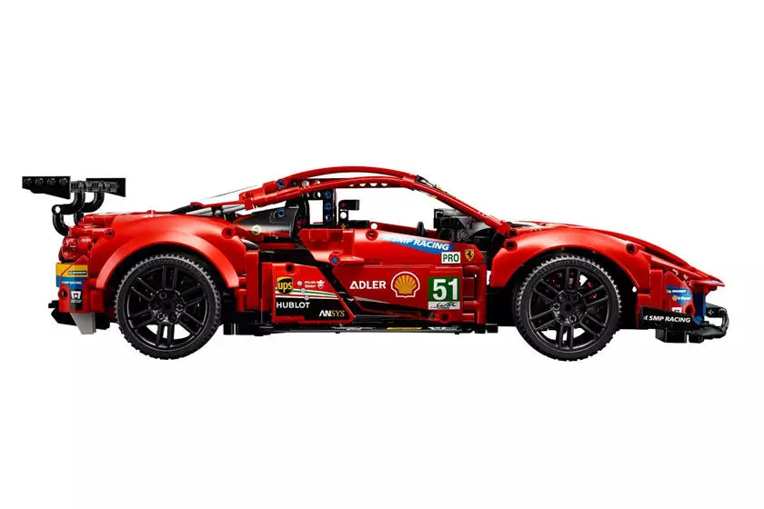 „Ferrari 488“ lenktyninis automobilis yra pirmasis „Lego Ferrari“. 23080_8