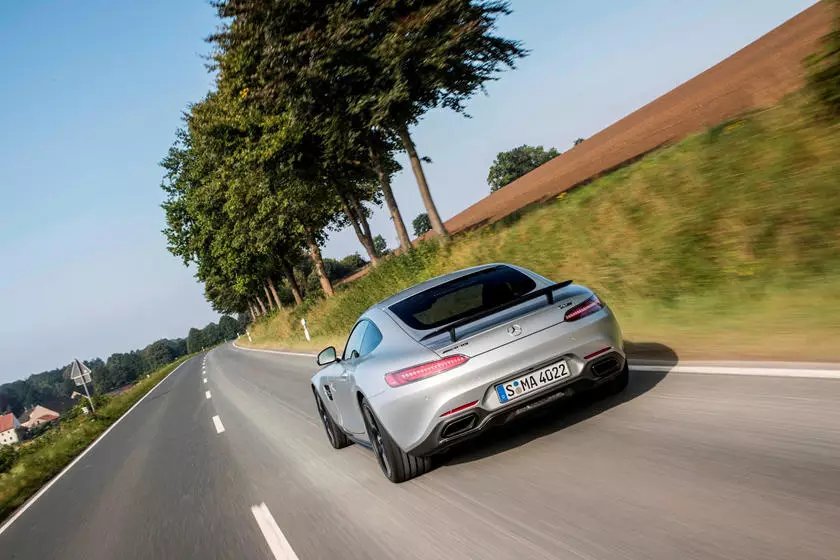 2016-2019 Mercedes-AMG GT kjøring bakfra