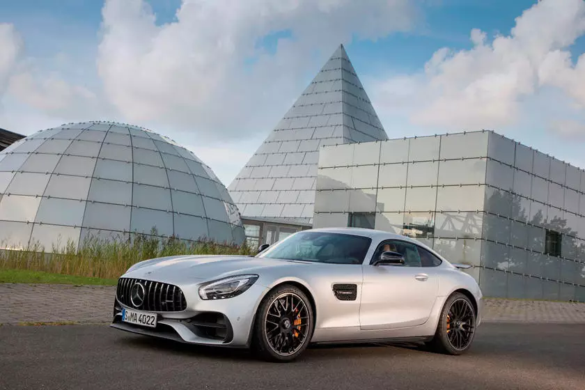 Vista frontal d'angle del Mercedes-AMG GT 2016-2019