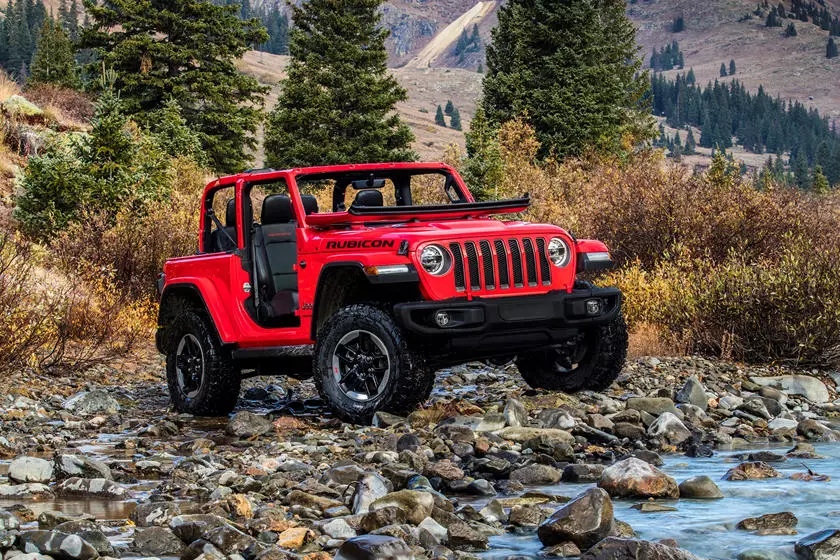 Nemůžete si dovolit nový Land Rover Defender? Zde je šest levnějších alternativ 23158_11