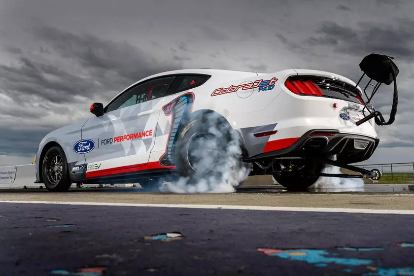 La Mustang elettrica da 1.400 HP di Ford fa 8 secondi di un quarto di miglio 23229_8