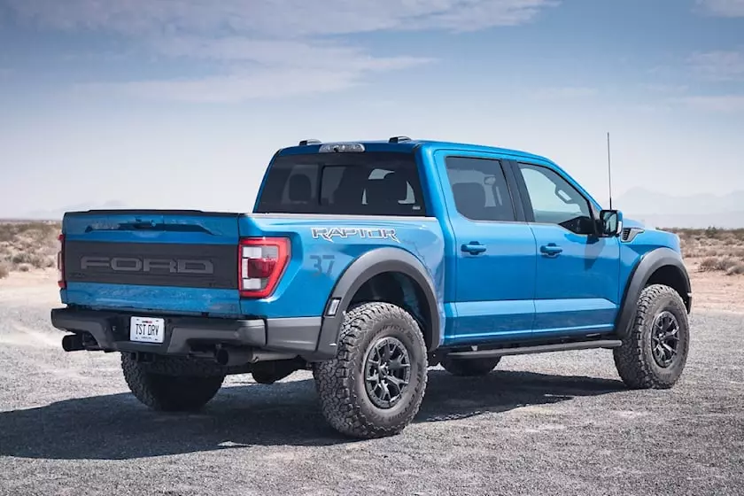 2021-2022 Ford F-150 Raptor रिअर अँगल व्ह्यू