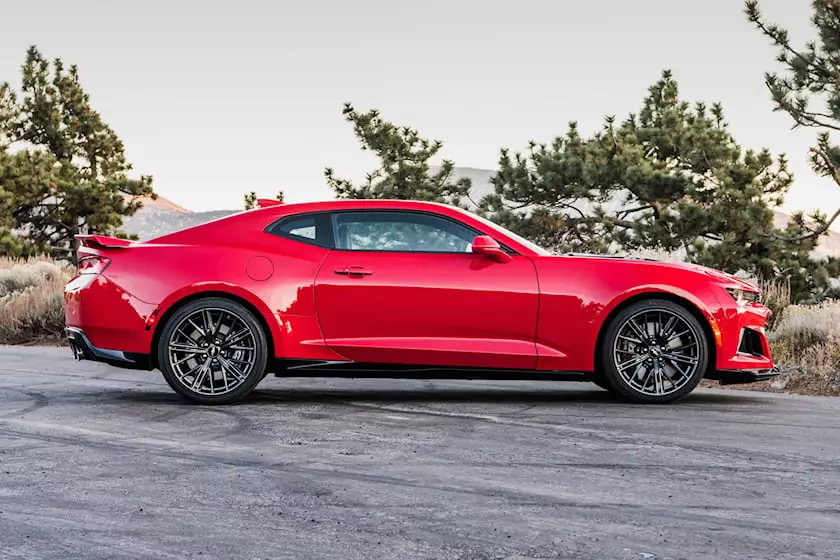 2017-2022 Chevrolet Camaro ZL1 Coupe Side View