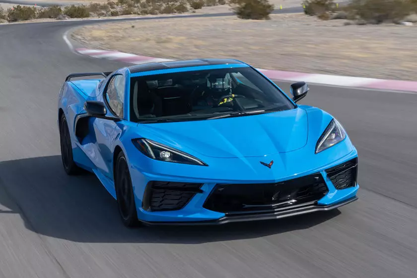 2020-2021 “Chevrolet Corvette C8” sürüjiniň öň burçy