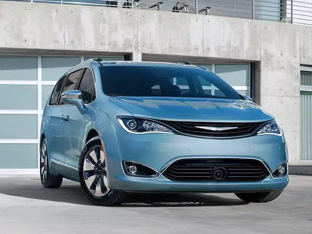 Maserati ќе позајми Chrysler Pacifica погон за Њу Леванте 2334_1