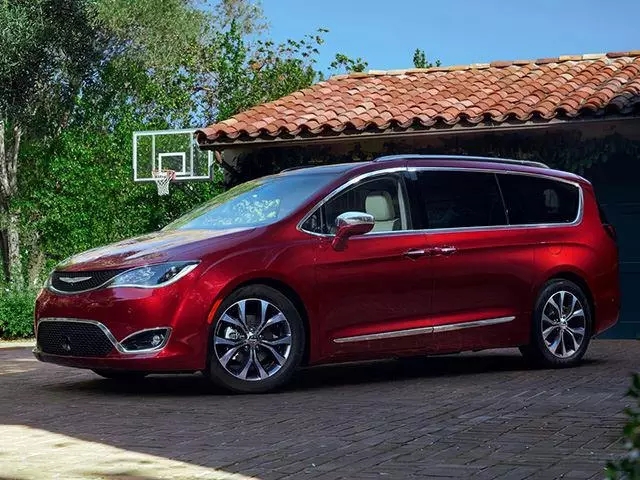 Maserati ќе позајми Chrysler Pacifica погон за Њу Леванте 2334_2