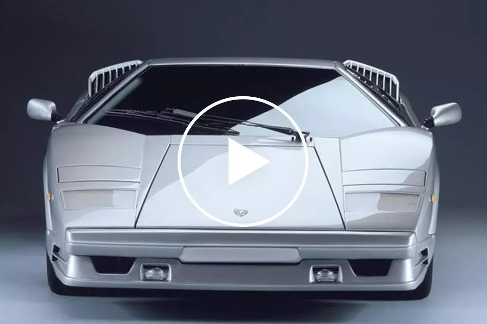 Hentikan Apa yang Anda Lakukan Dan Dengarkan Lamborghini Countach ini