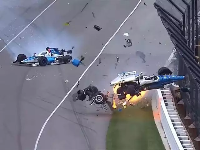 Com va sobreviure algú a aquest boig accident de l'Indy 500? 2348_1