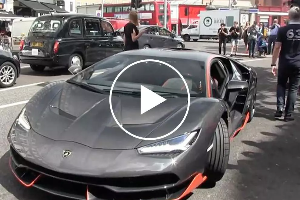 එක්සත් රාජධානියේ පළමු Lamborghini Centenario බෙදා හැරීම ලන්ඩනයේ කලබලයට හේතු විය