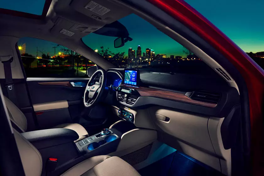 Revisió de la primera conducció del Ford Escape 2020: característiques de truc i un nou aspecte 23569_10