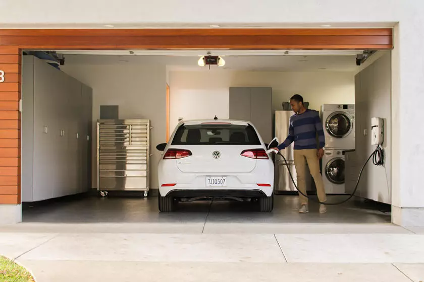 Perché Volkswagen sta aumentando il prezzo dell'e-Golf? 23621_4