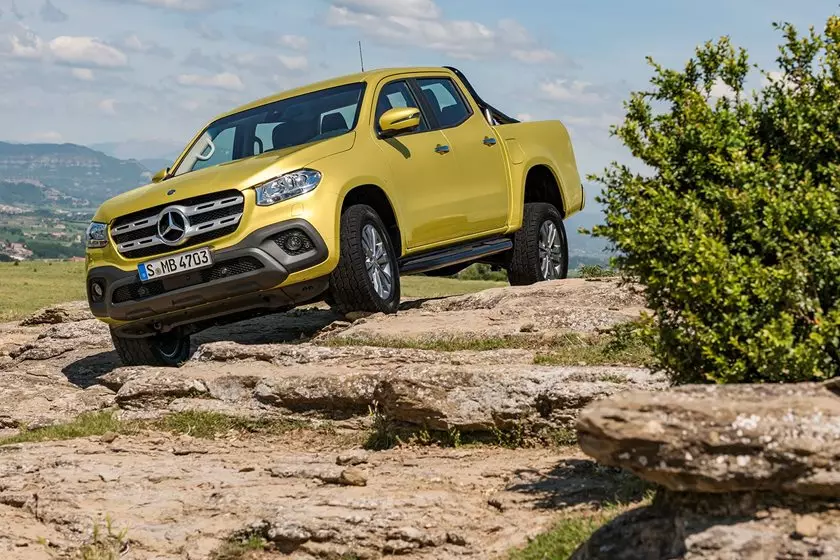 V6-кубаттуу Mercedes X-Class Женевага баратат 258 HP 23622_6