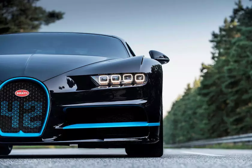 2016-2019 Bugatti Chiron Coupe esituled