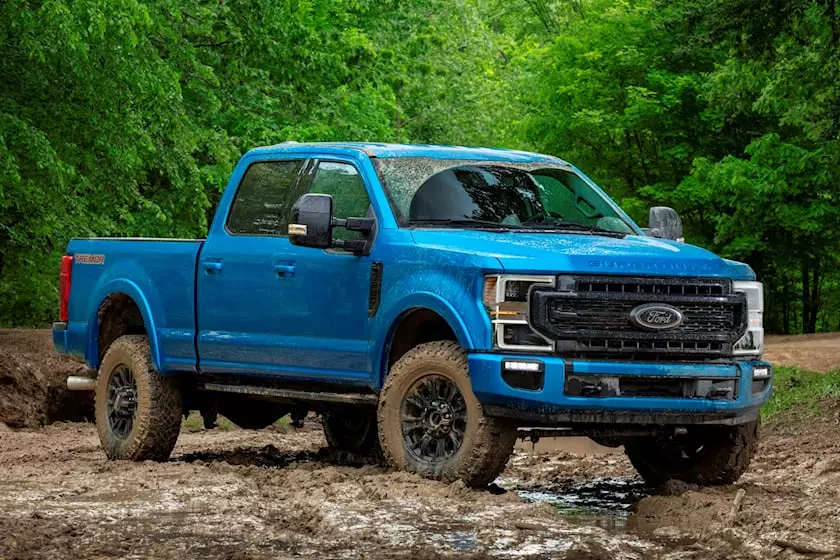 2020-2022 فورد F-250 Super Duty Front Angle View