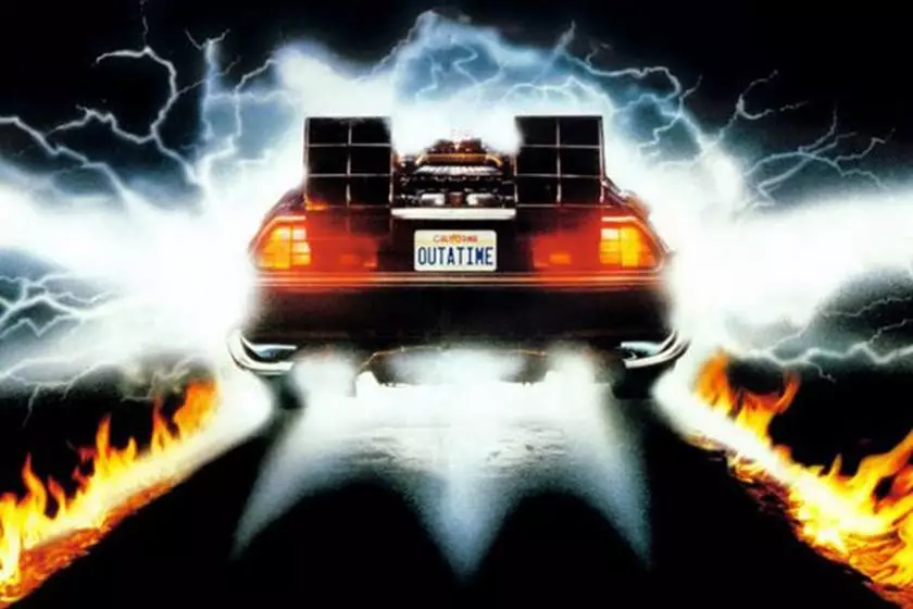 Shoferi DeLorean kapet duke shpejtuar me 88 MPH